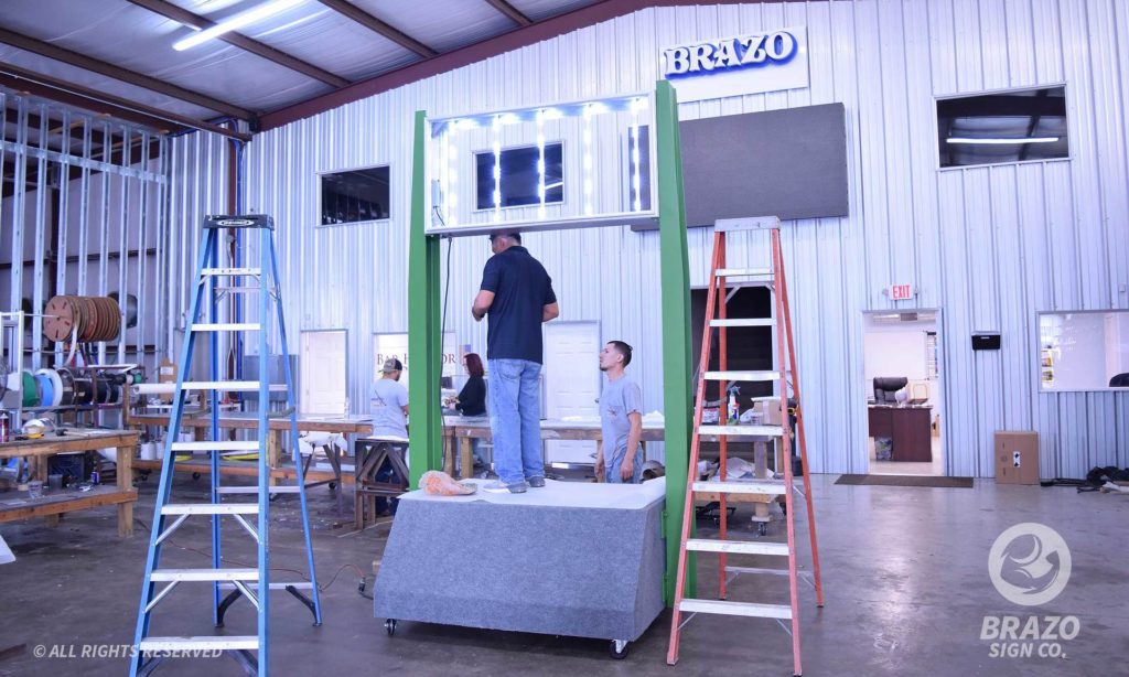 John Deere & Brazo Sign Co. Team up for Houston Livestock Show