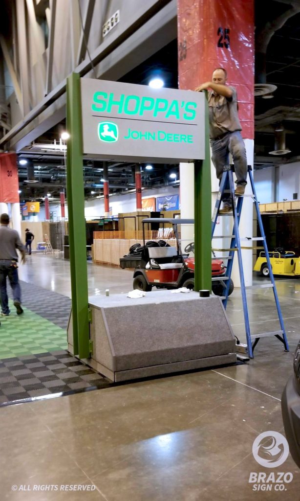 John Deere & Brazo Sign Co. Team up for Houston Livestock Show
